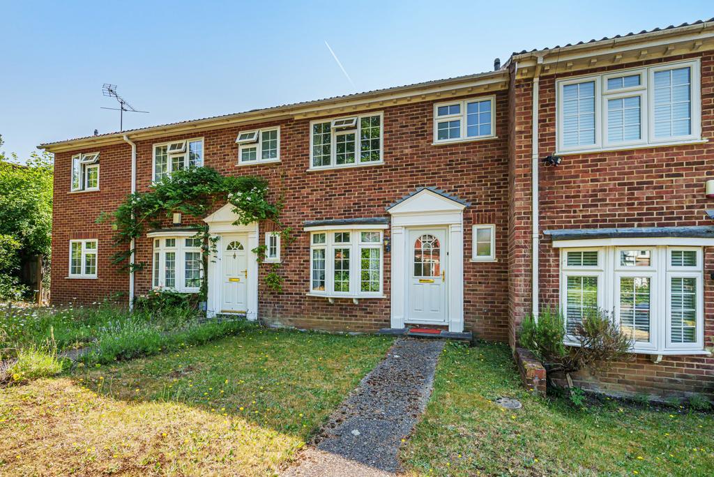Hanover Court, Woking, GU22 3 bed terraced house - £475,000