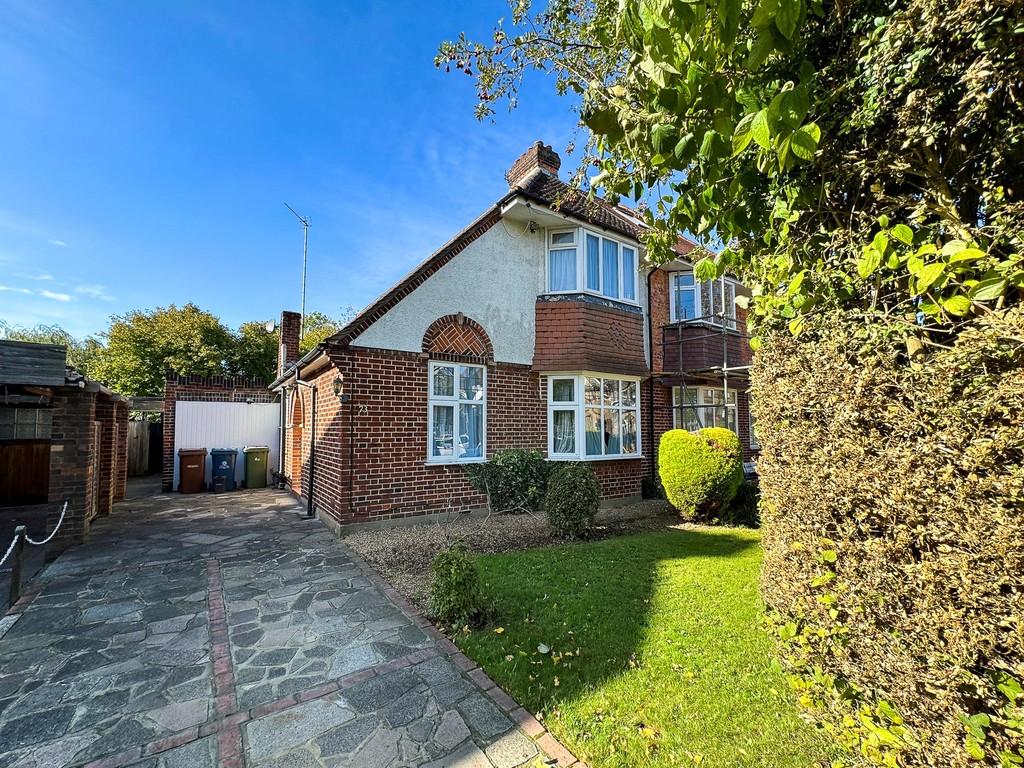 Hill Road Pinner Ha5 3 Bed Semi Detached House For Sale £750 000