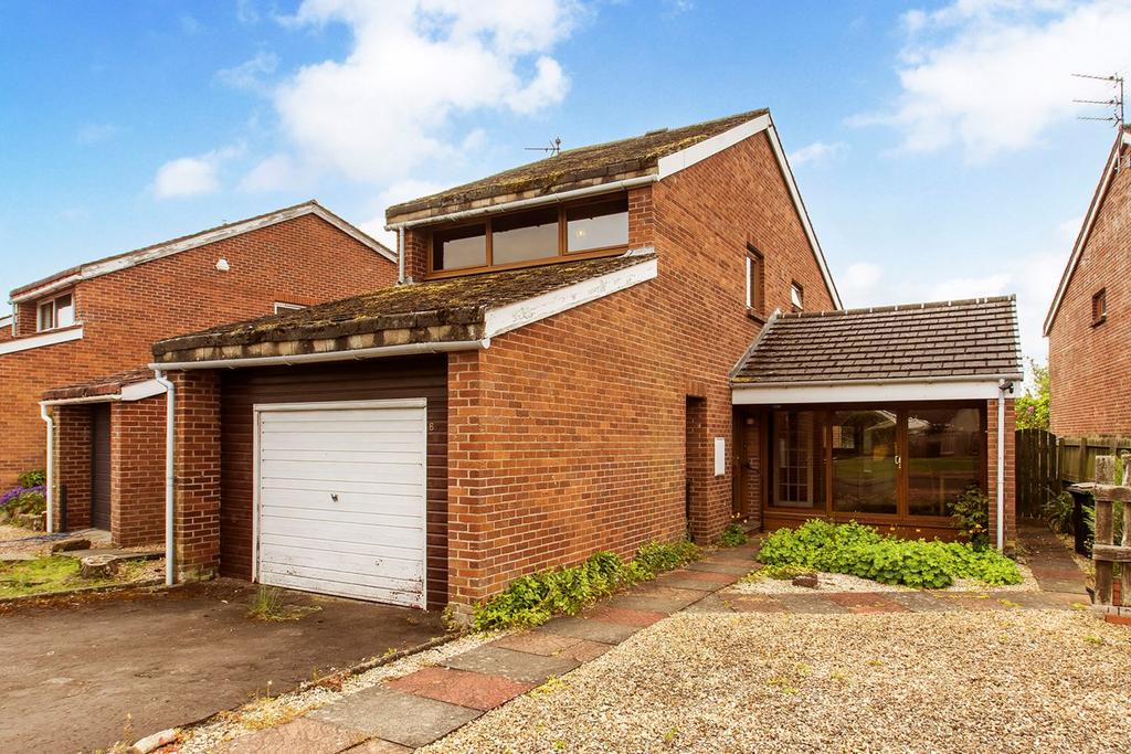Meadowview Drive, Inchture, Perth, PH14 3 bed detached house - £210,000