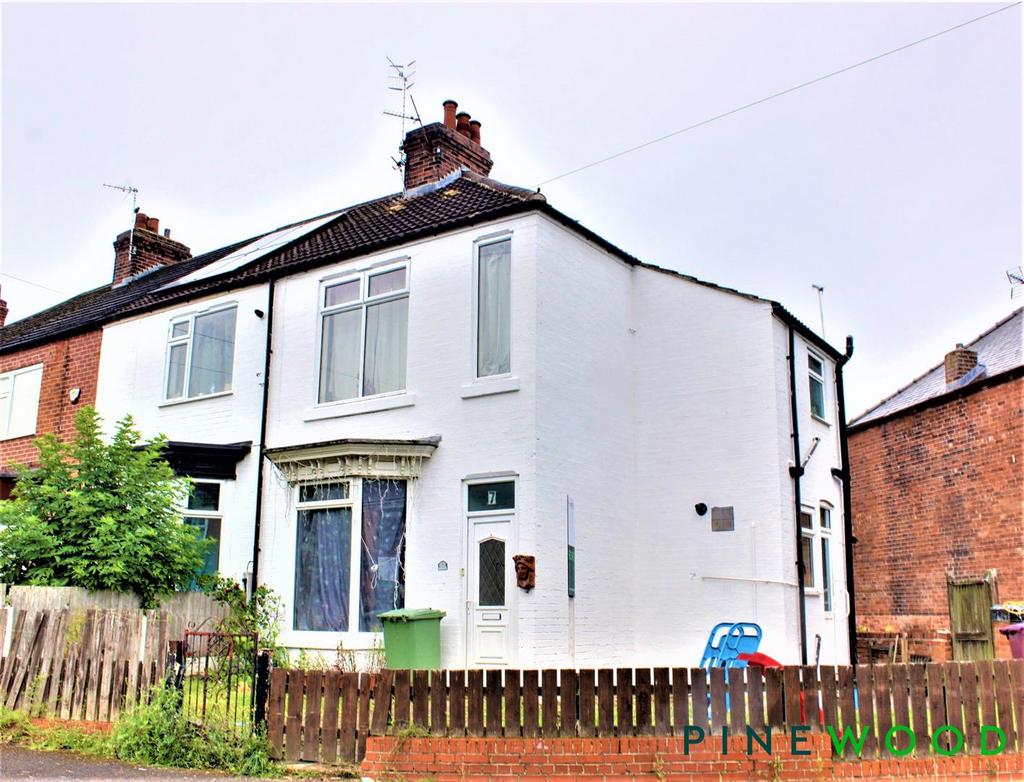 Sutton Hall Road, Chesterfield S44 2 bed end of terrace house - £99,950