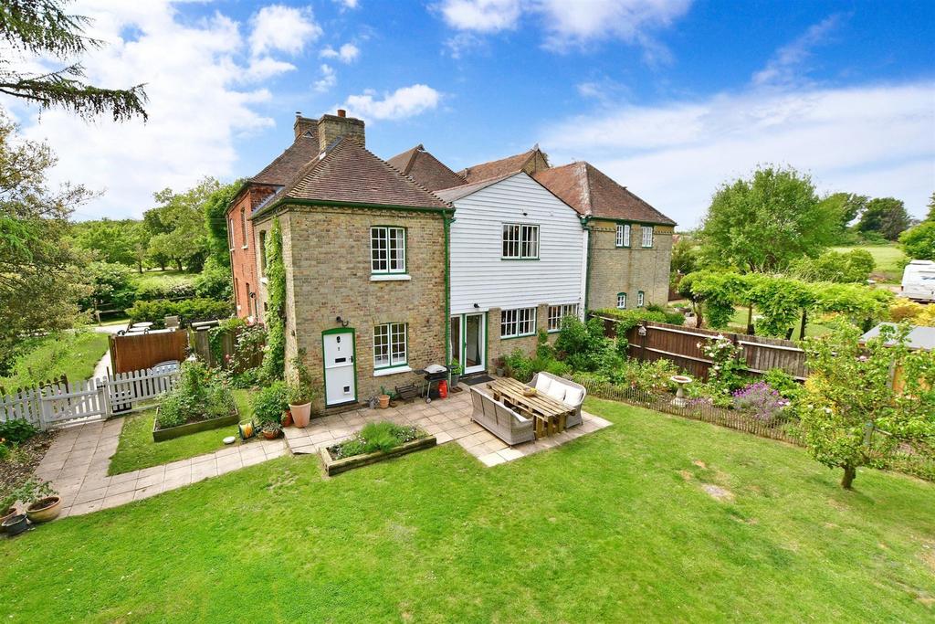 The Street, Woodnesborough, Kent 3 bed end of terrace house - £450,000