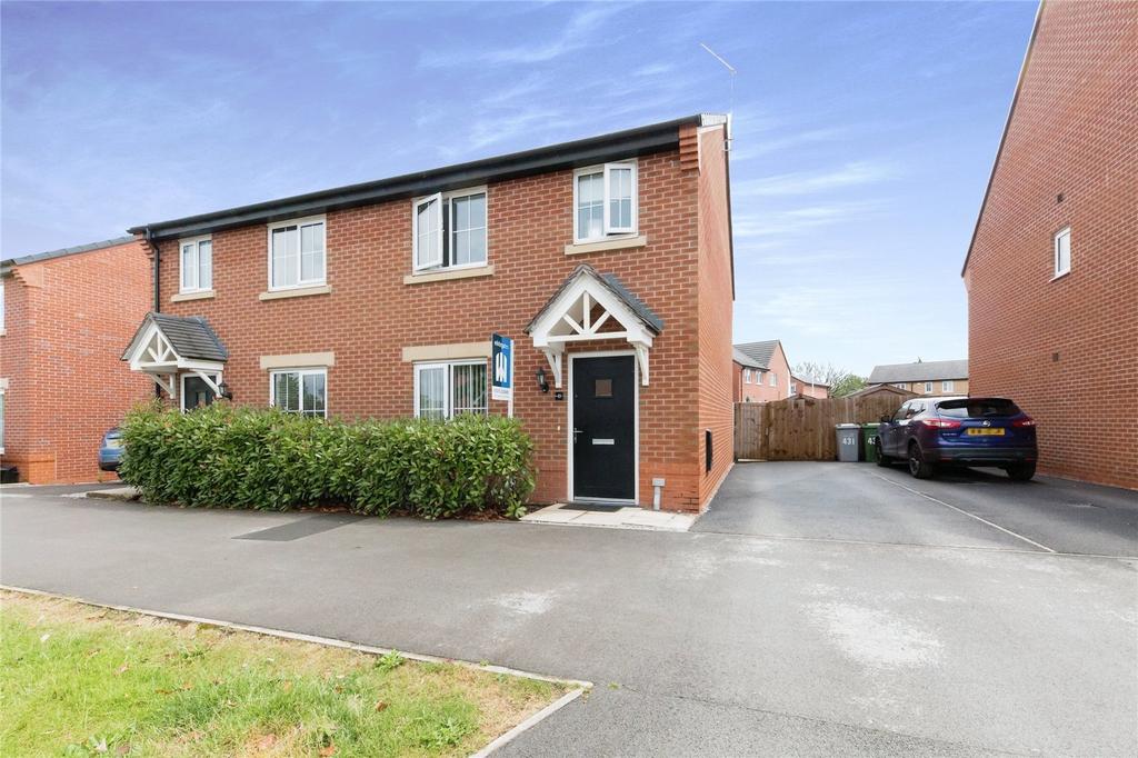 Broad Street, Crewe, Cheshire, CW1 3 bed semi-detached house - £195,000