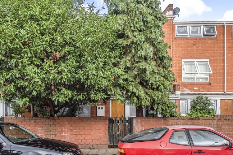 Burchell Road Peckham SE15 1 bed maisonette - £1,300 pcm (£300 pw)