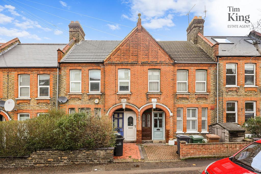 Theydon Street, London, E17 2 bed apartment - £350,000