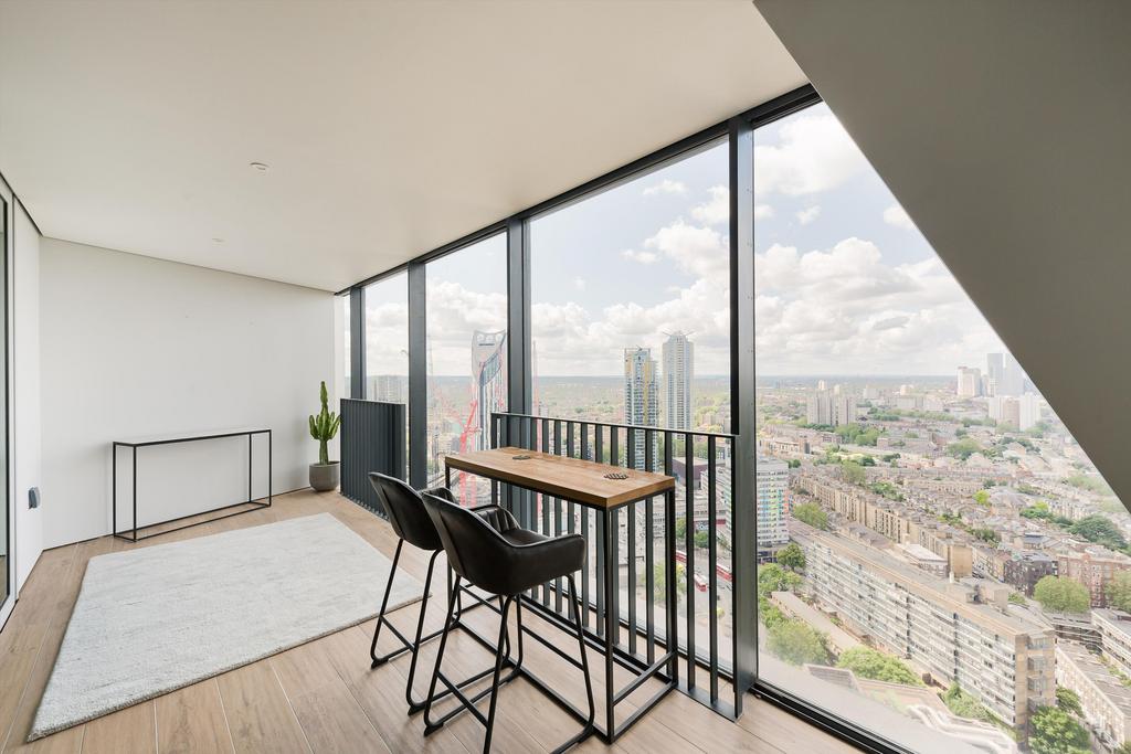 Southwark Bridge Road, London, SE1 3 bed flat - £4,225 pcm (£975 pw)