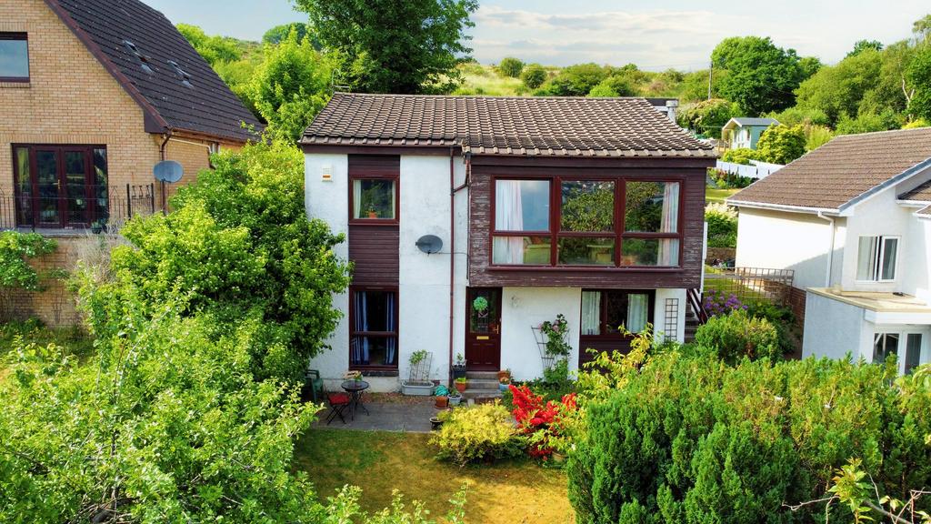 Hillside Drive, Barrhead G78 4 bed detached villa - £270,000
