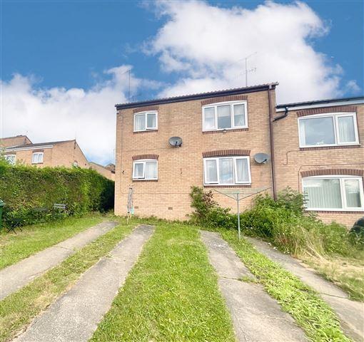Hoveringham Court, Swallownest... 2 bed flat - £100,000