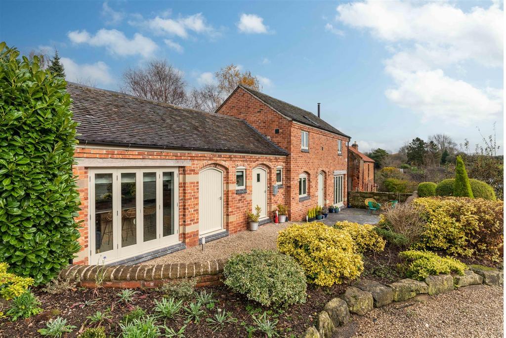 High Street, Derby DE74 2 bed barn conversion - £500,000