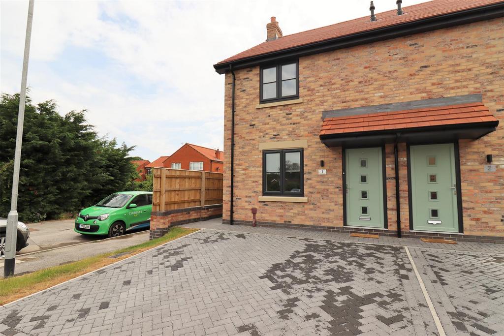 Washington Garth, South Cave 2 bed semi-detached house - £112,500