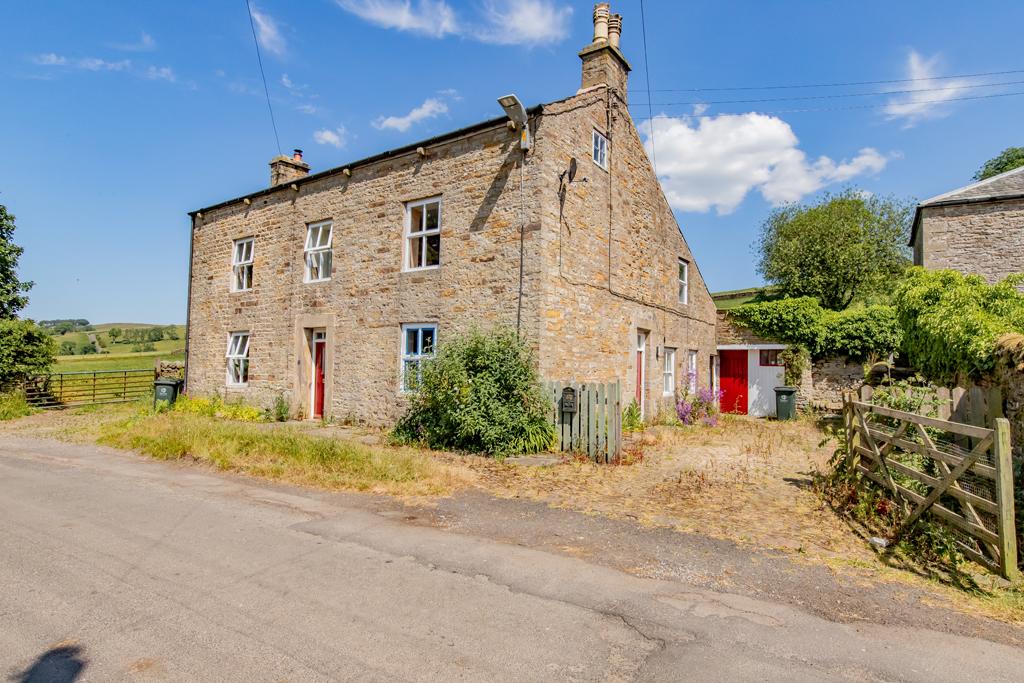 Ninebanks NE47 2 bed semi-detached house - £725 pcm (£167 pw)
