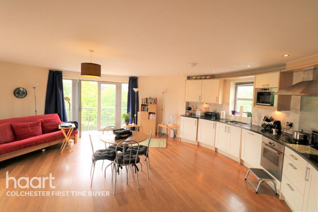 Rotary Way, Colchester 2 bed apartment - £190,000