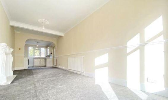 Salisbury Avenue, ME8 3 bed bungalow - £1,600 pcm (£369 pw)