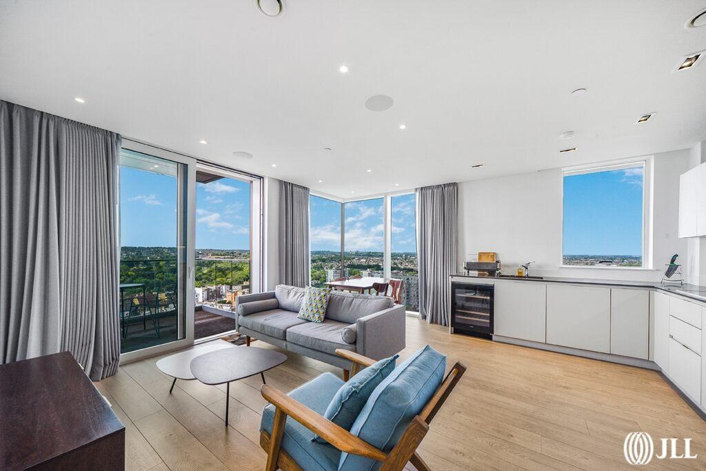 Kingly Building, London N4 2 bed apartment - £2,900 pcm (£669 pw)