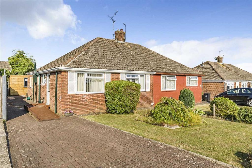 High Drive, Basingstoke 2 bed bungalow - £315,000