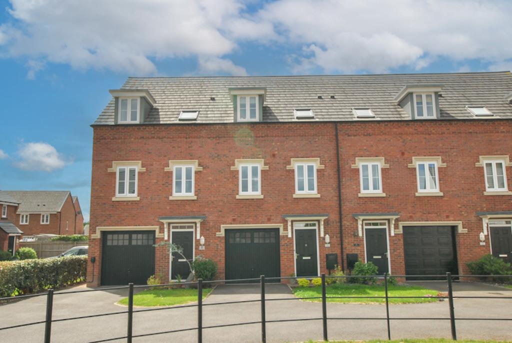 Locklin Square, Doseley 3 bed terraced house - £250,000