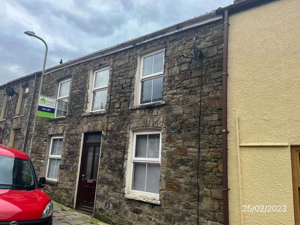 Meadow Street, Pontycymer, Bridgend 3 bed terraced house - £825 pcm (£ ...