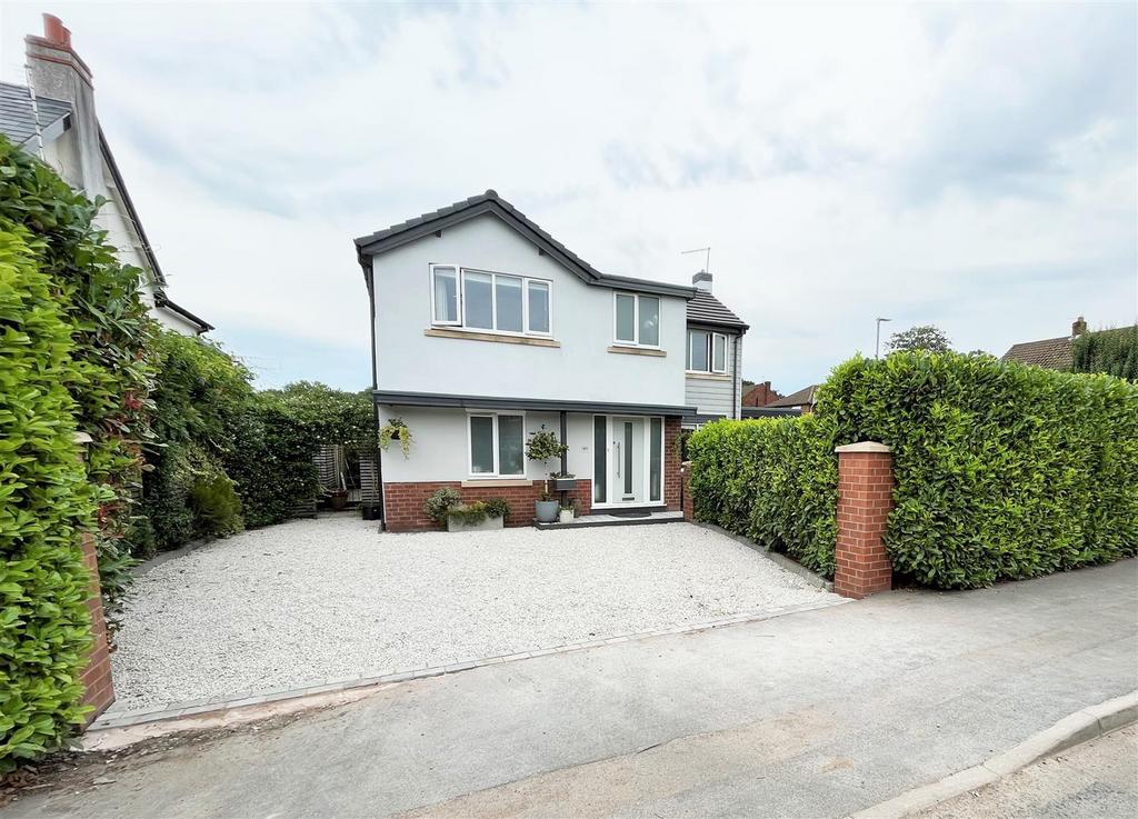 Cumber Lane, Wilmslow 4 bed detached house - £750,000