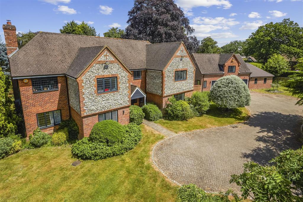 Hamilton Place, Kingswood 5 bed detached house - £2,650,000