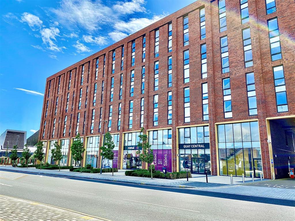 Quay Central, Jesse Hartley Way... 2 bed apartment - £170,000
