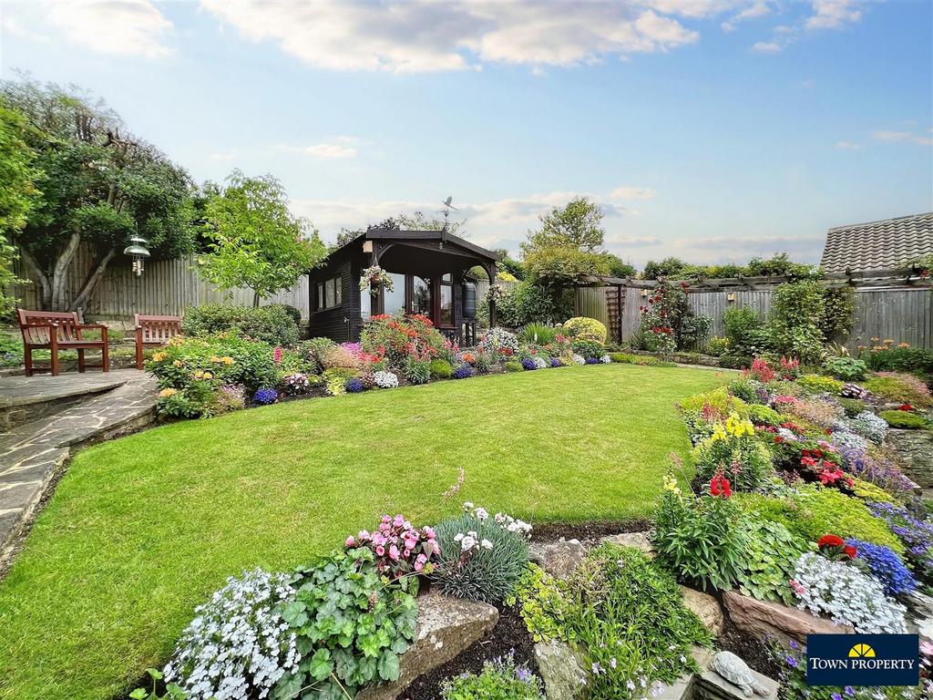 Pococks Road Eastbourne 2 Bed Detached Bungalow For Sale £465 000