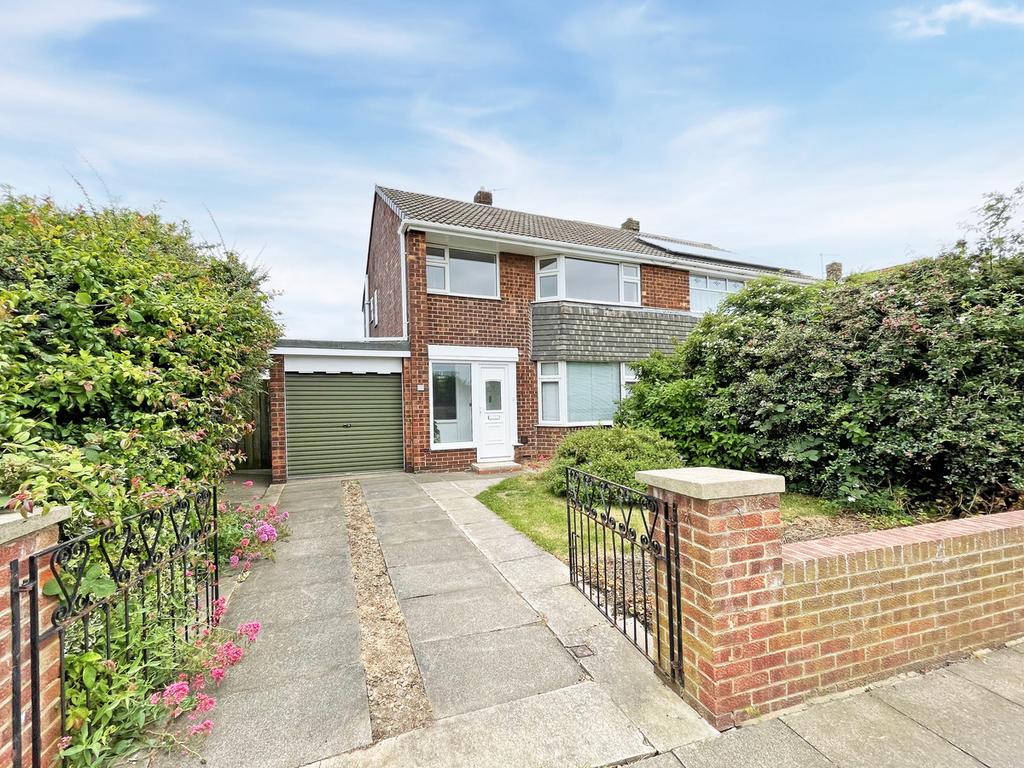 Castleton Road, Hartlepool, TS25 3 bed semi-detached house - £185,000