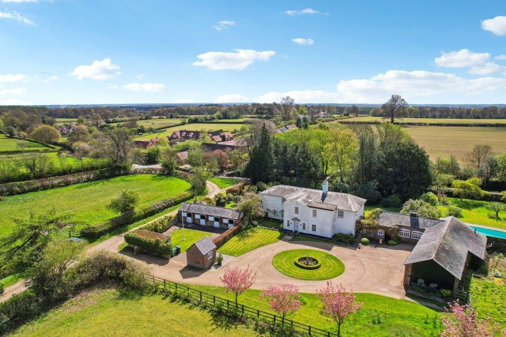 Hastoe, Nr Tring, Hertfordshire, HP23 5 bed detached house - £2,500,000