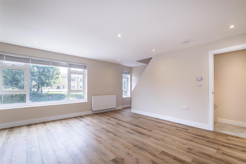 Cheyne court, Park Road, Banstead 2 bed maisonette - £500,000