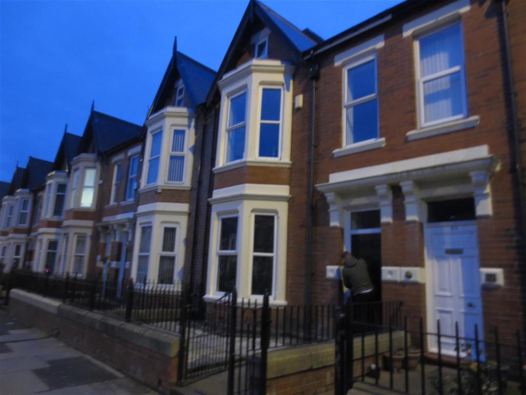 Wingrove Road, Arthurs Hill... 1 bed flat - £700 pcm (£162 pw)