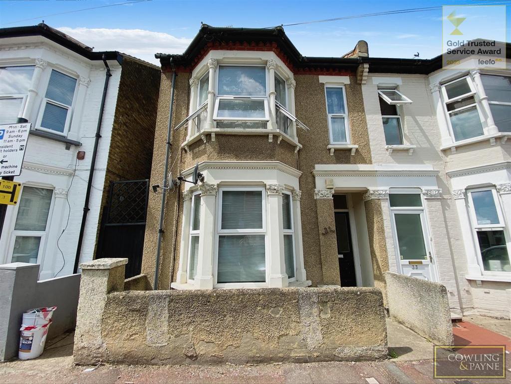 Gordon Road, Southend On Sea 1 bed apartment - £140,000