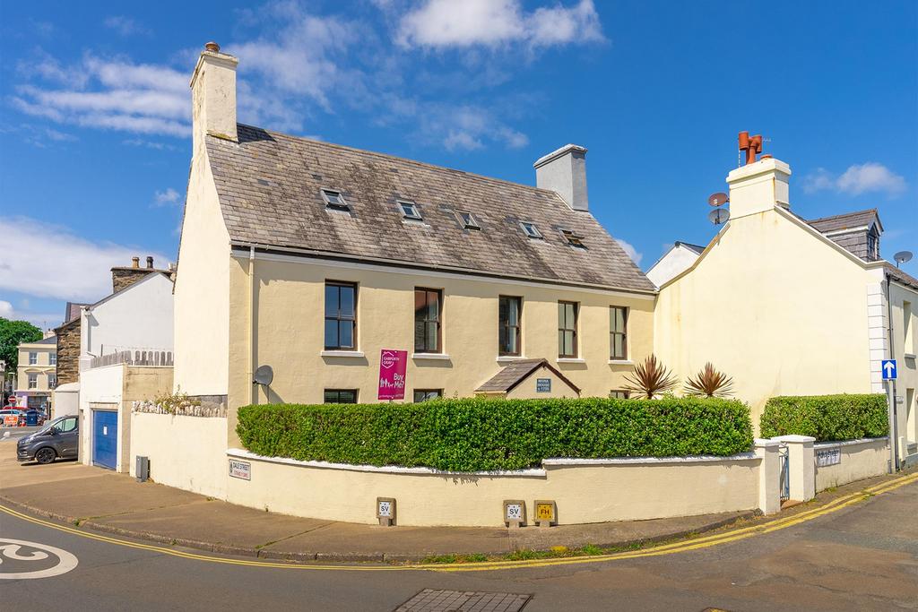 Mona House, 1 Mona Street, Ramsey 5 bed townhouse - £435,000