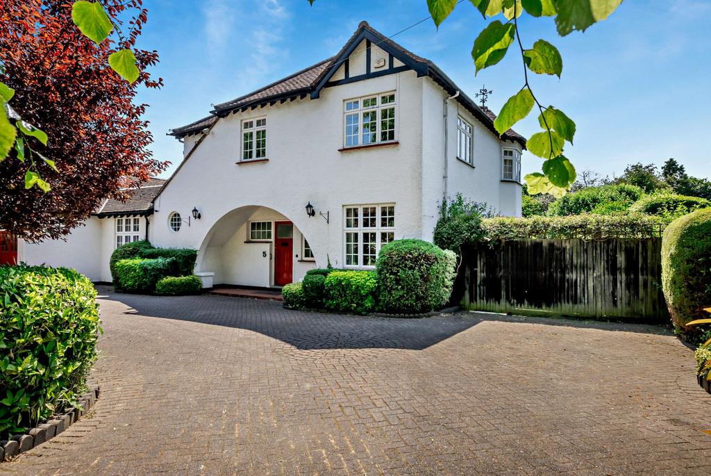 High View, Pinner, HA5 6 bed detached house for sale - £1,975,000