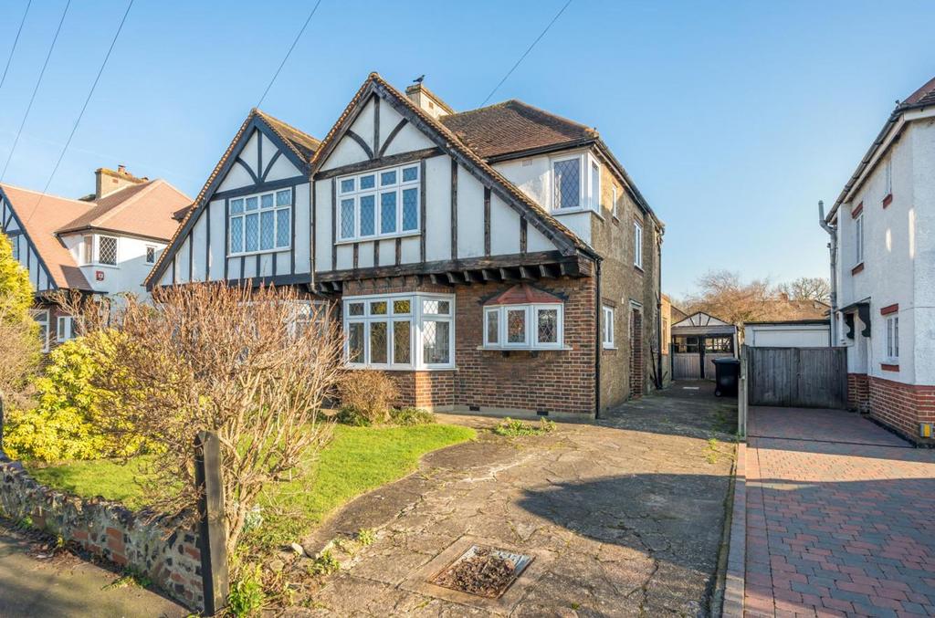 Chadacre Road, Epsom, KT17 3 bed semi-detached house - £685,000