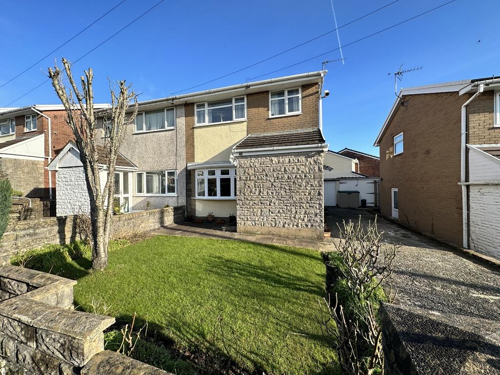 Tonteg, Pontypridd CF38 3 bed semi-detached house - £215,000