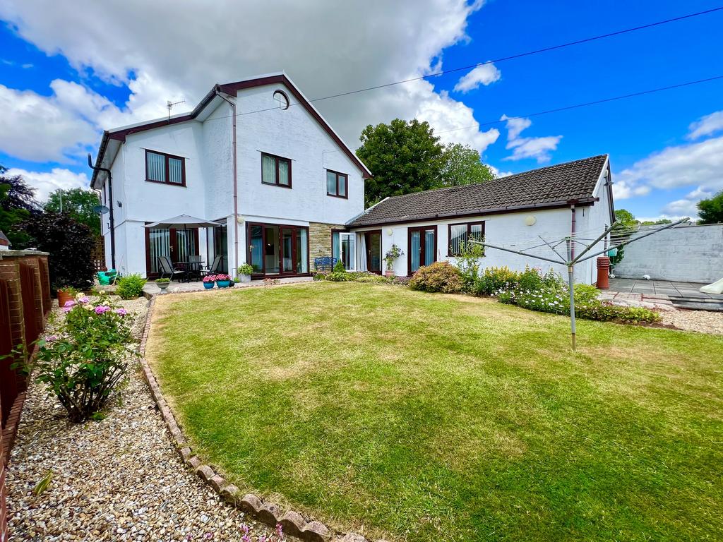 Merthyr Tydfil CF47 6 bed detached house - £520,000