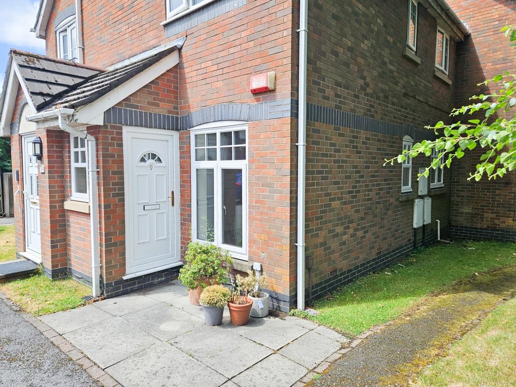 Highlands Lodge, Standish, Wigan, WN6... 2 bed ground floor flat - £695 ...