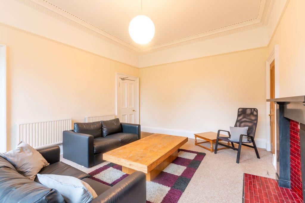 2035L – Lutton Place, Edinburgh, EH8 9PD 5 bed flat - £3,445 pcm (£795 pw)