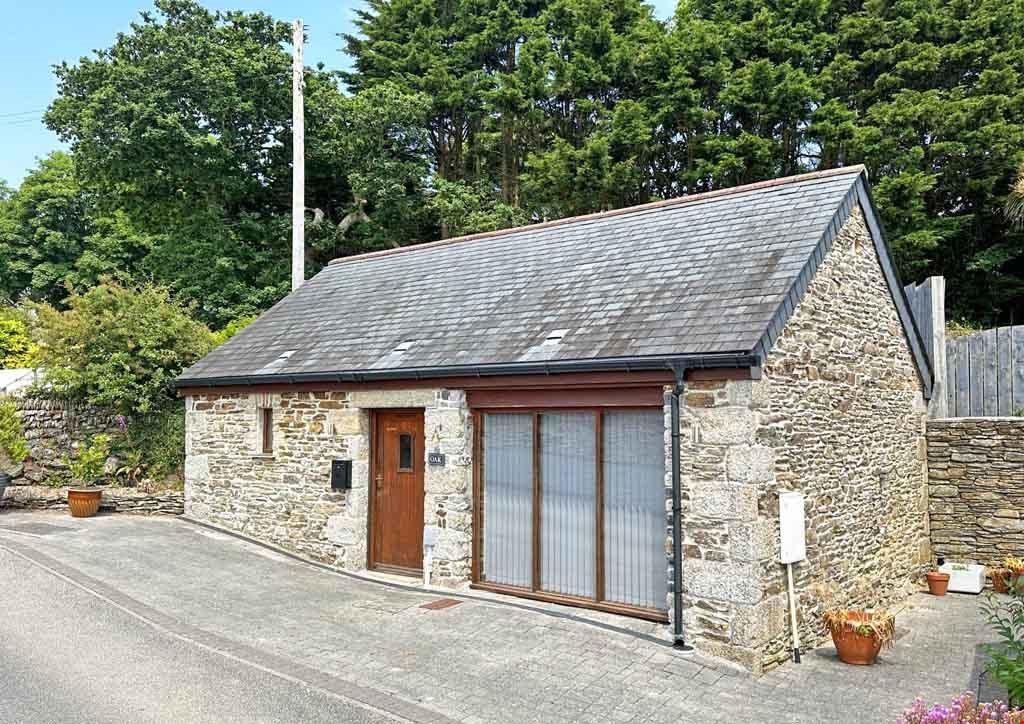 Nr. Swanpool, Falmouth, Cornwall 1 bed detached bungalow - £200,000