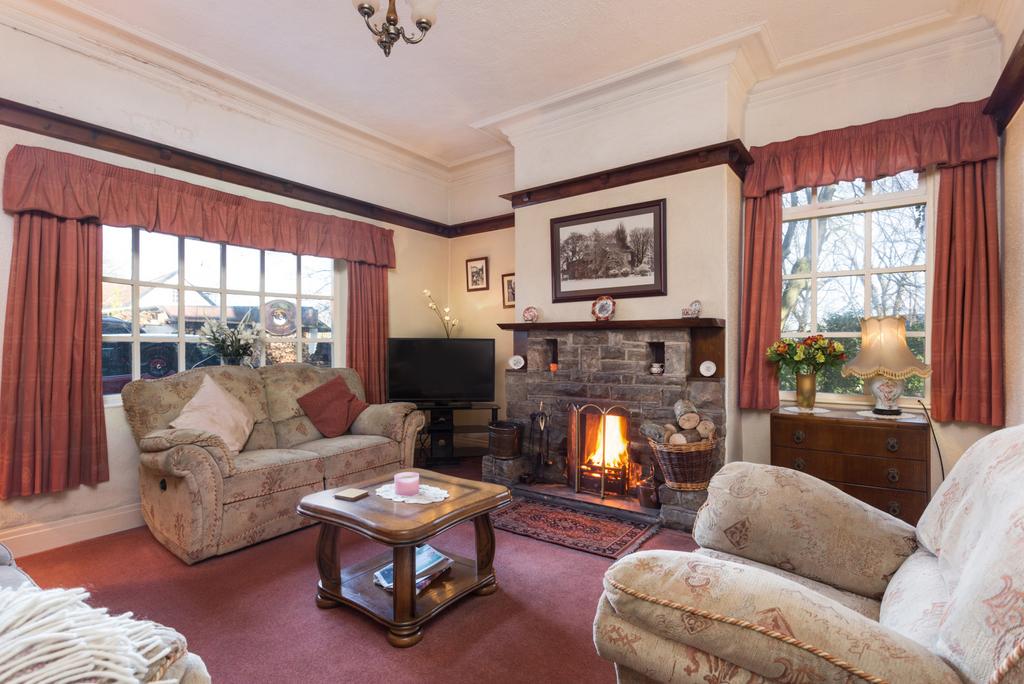 Hull Road, Howden, Goole, DN14 6 bed equestrian property for sale - £ ...