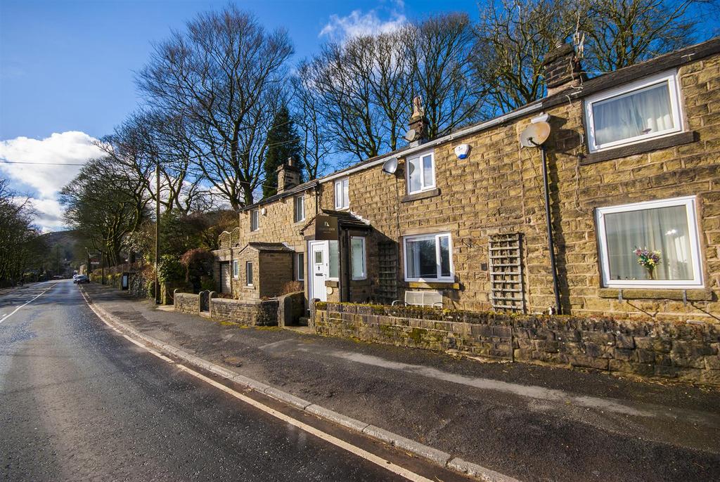 Helmshore Road, Holcombe, Bury 3 bed house - £900 pcm (£208 pw)