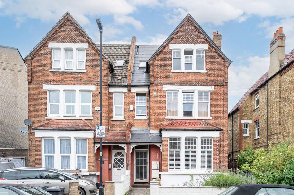 GLENELDON ROAD, Streatham, London, SW16 2 bed flat - £1,700 pcm (£392 pw)