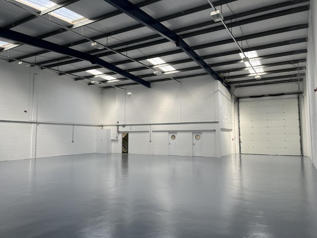 Thomas Road, High Wycombe HP10 Industrial unit - £5,693 pcm (£1,314 pw)