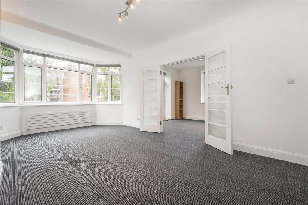 Hillfield Court, Belsize Avenue... 2 bed flat - £1,127,000