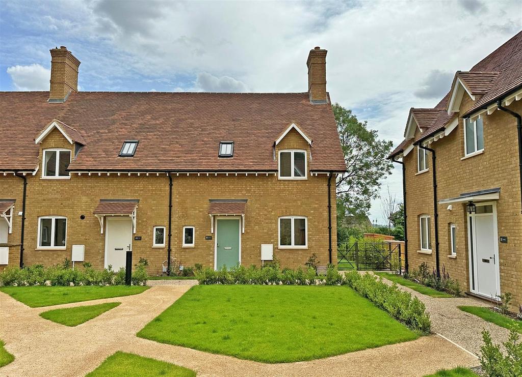 Oakley Gardens, Merstham 3 bed end of terrace house - £650,000