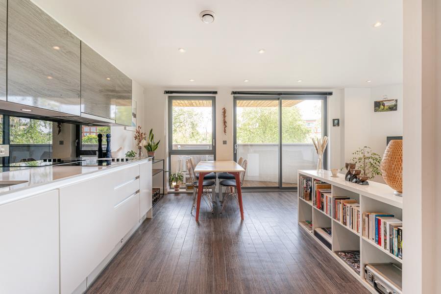 Mill Court, Hackney, E5 2 bed flat - £2,200 pcm (£508 pw)