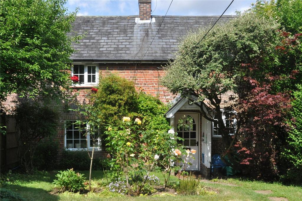 Warren Corner, Froxfield, Petersfield, Hampshire, GU32 3 bed terraced ...