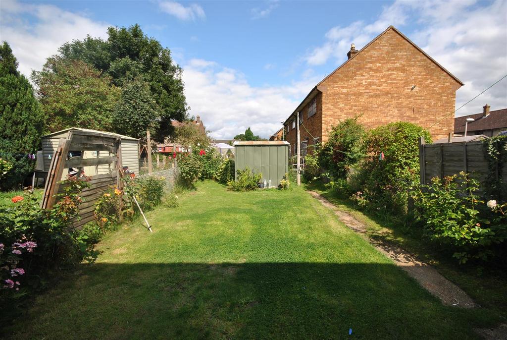 Oxlow Lane, Dagenham. 3 bed terraced house - £1,900 pcm (£438 pw)