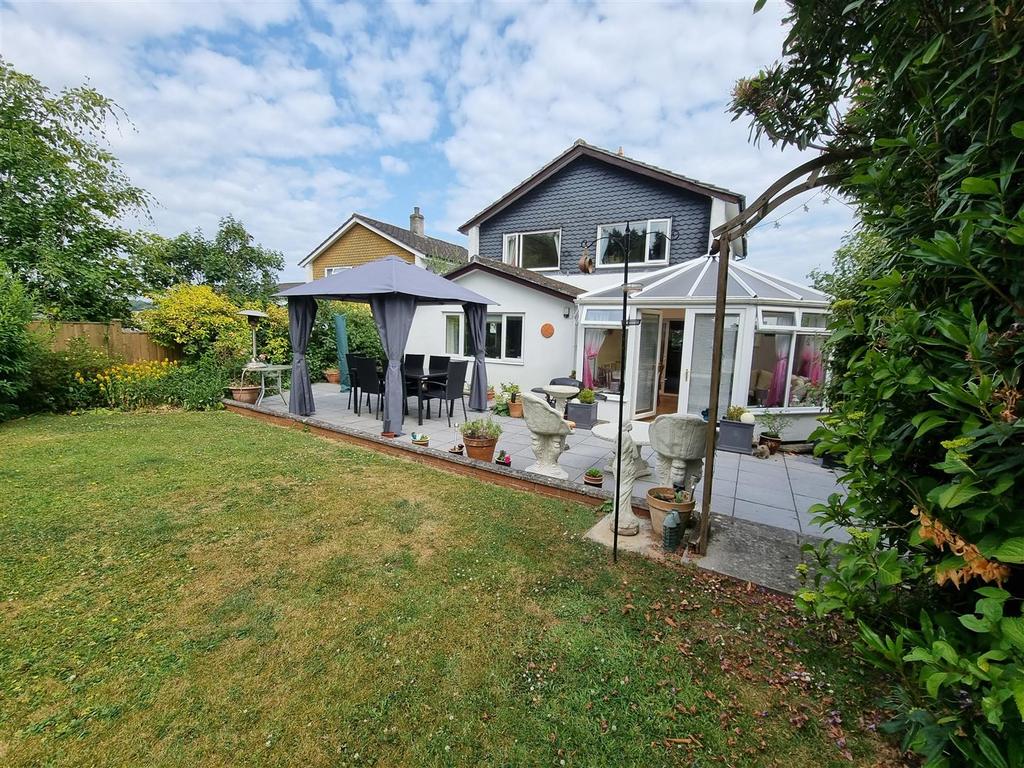 Dunheved Fields, Launceston 3 bed house - £369,950