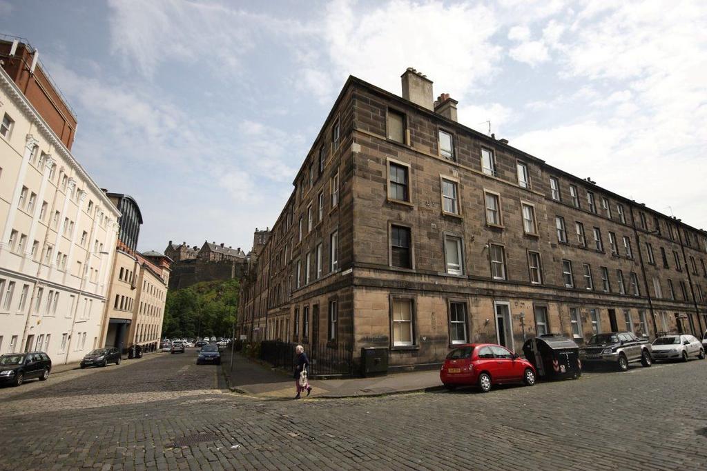 Grindlay Street 2 bed flat - £1,300 pcm (£300 pw)