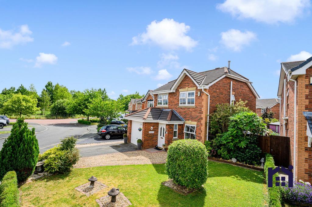 Poplar Drive, Coppull, PR7 4LS 3 bed detached house - £245,000