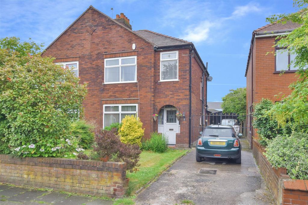 Upton Lane, Farnworth, Widnes 3 bed semi-detached house for sale - £290,000